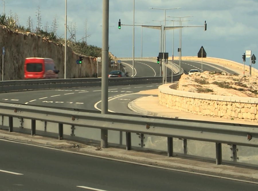 Motorcyclist sustains grievous injuries following Coast Road accident ...