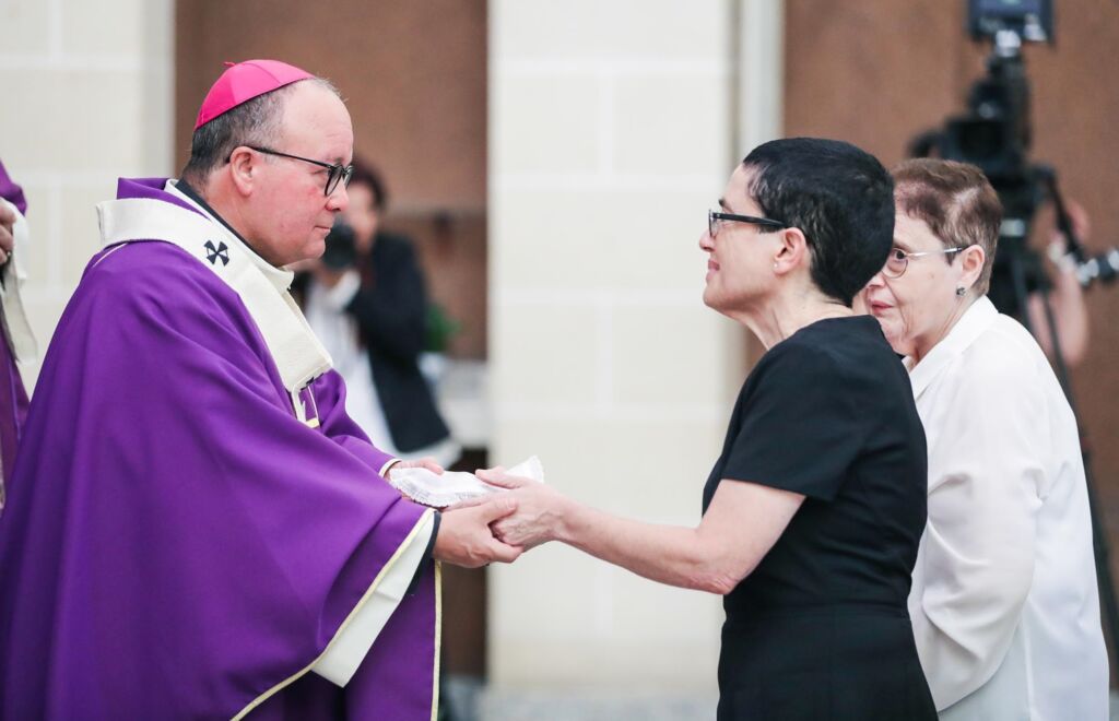 Maltese flag given to Mifsud Bonnici's family as a sign of respect for ...