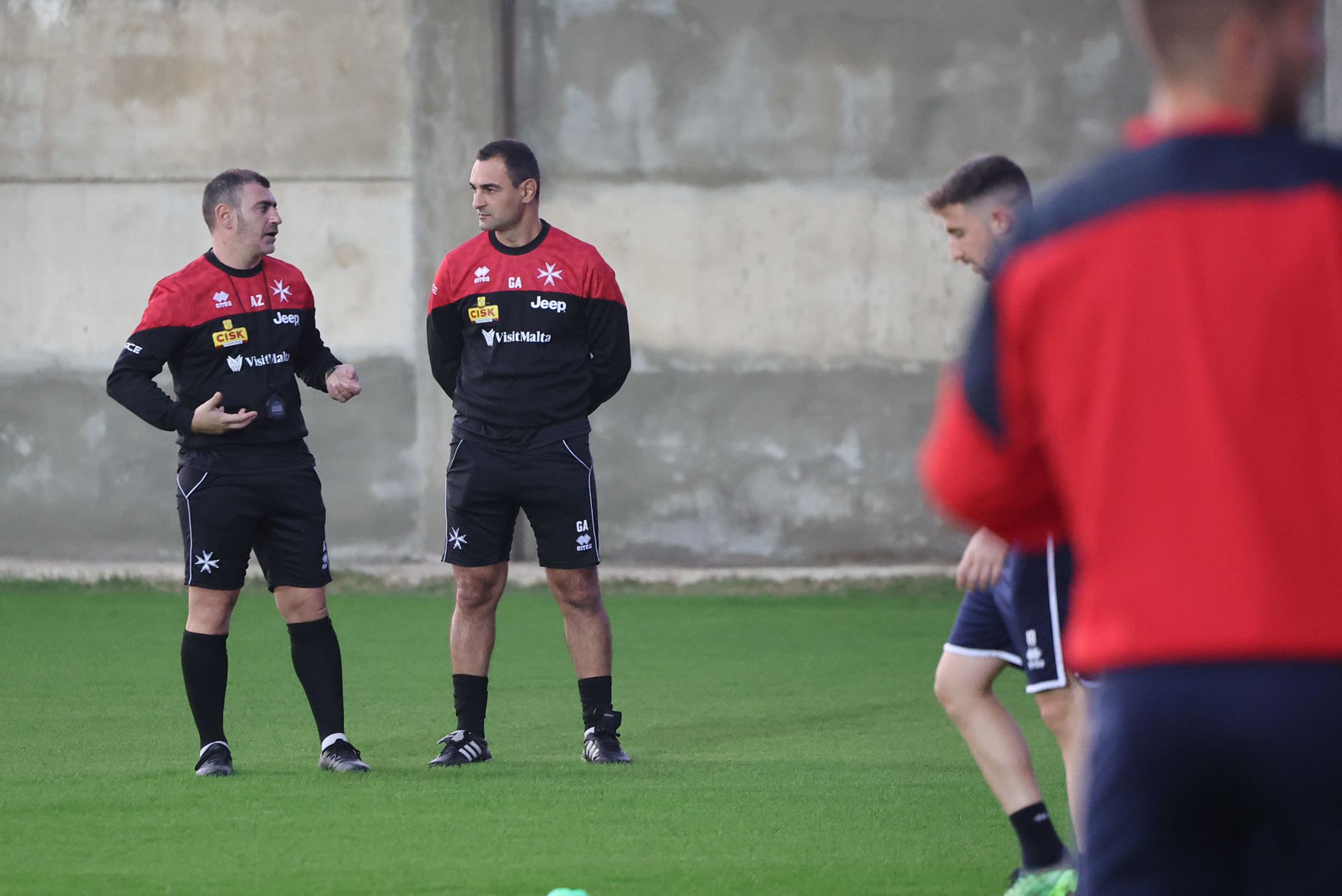 Il-Kummenti ta' Gilbert Agius u Henry Bonello lejlet il-logħba kontra l ...