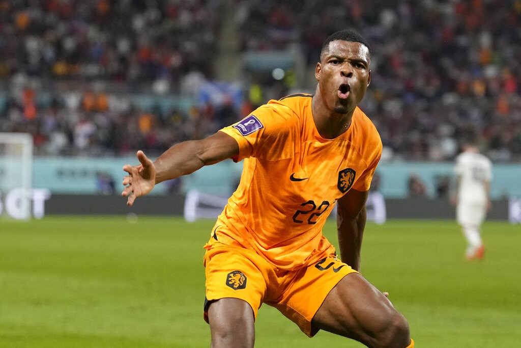 Denzel Dumfries ipoġġi lill-Olanda fil-kwartifinali - TVMnews.mt