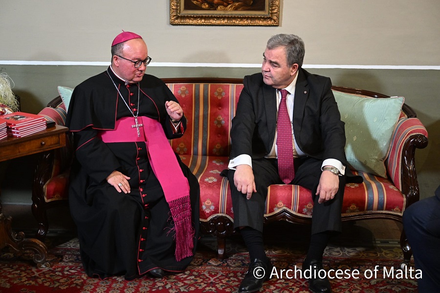 L-Isqfijiet Maltin jilqgħu lill-ogħla awtoritajiet għall-bdil tal ...