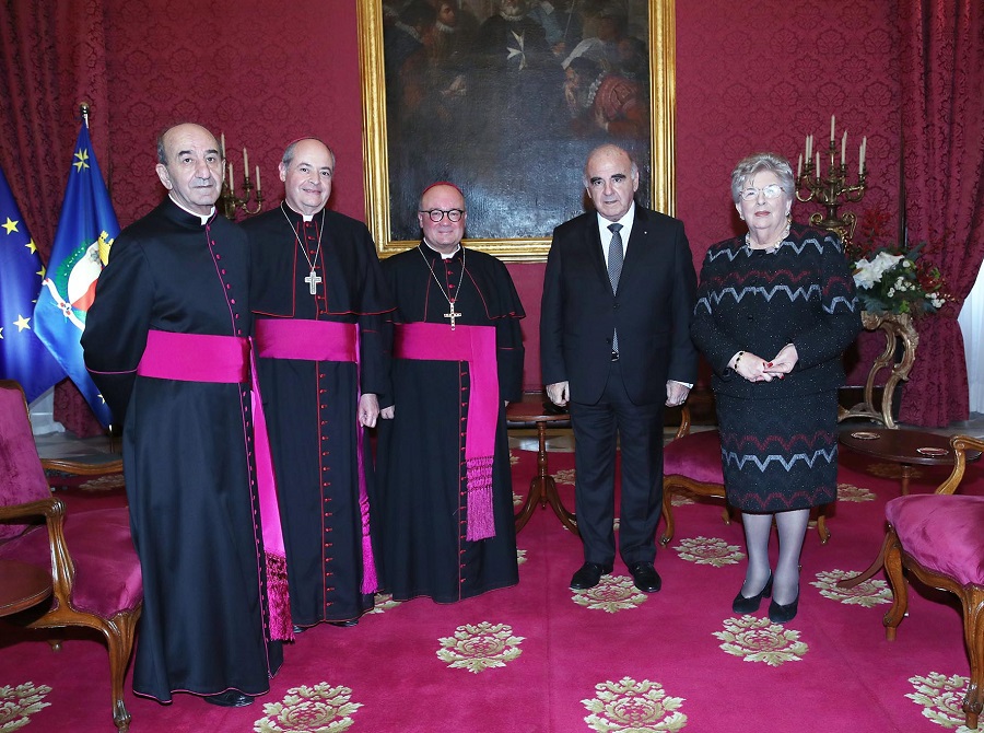 Il-President u s-Sinjura Vella bi skambju ta' awguri mal-ogħla ...