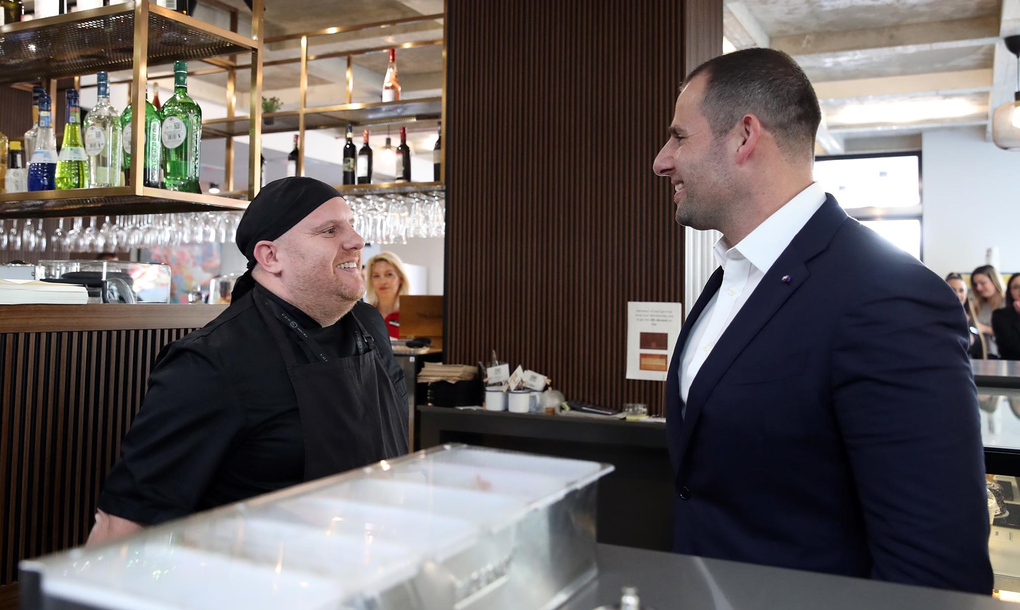 Il-PM jżur investiment ta’ €45m minn lukanda li se toffri “ospitalità ...