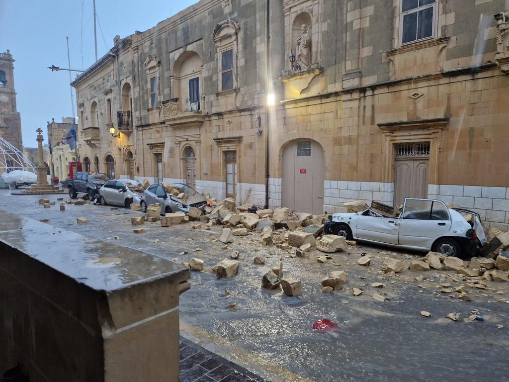 ARA: Sitt karozzi u tliet gallarijiet b'ħsarat kbar wara li waqgħu 3 ...