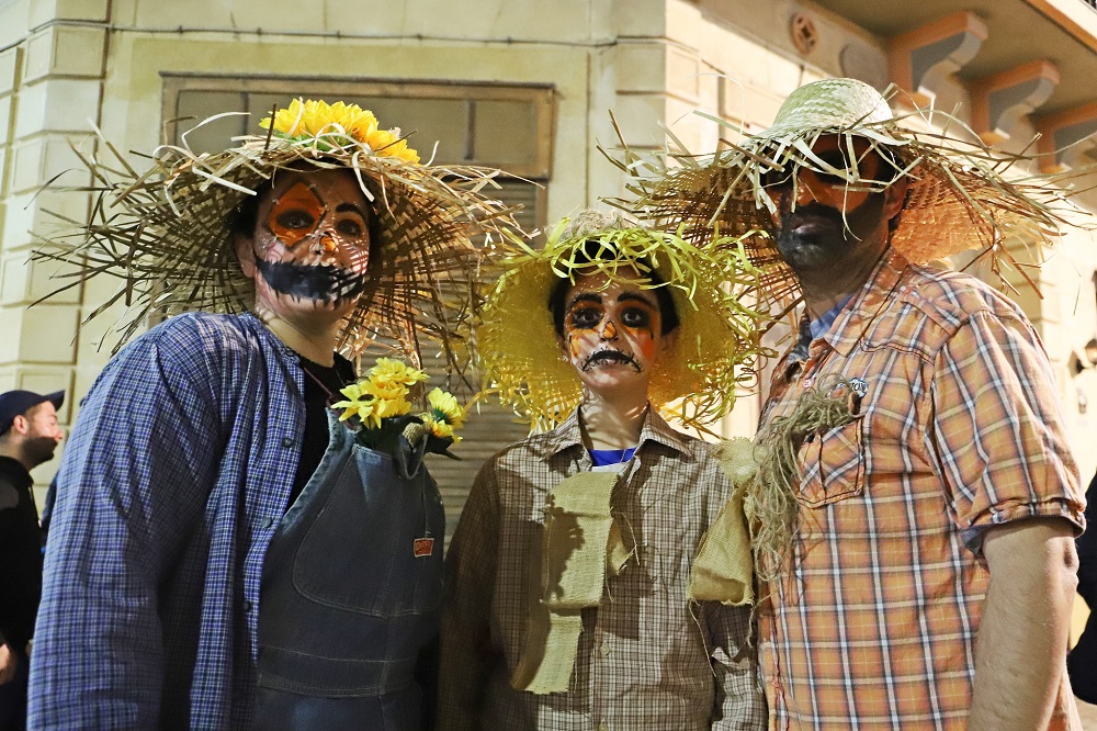 WATCH: 25,000 enthusiasts throng the streets of Nadur for spontaneous ...