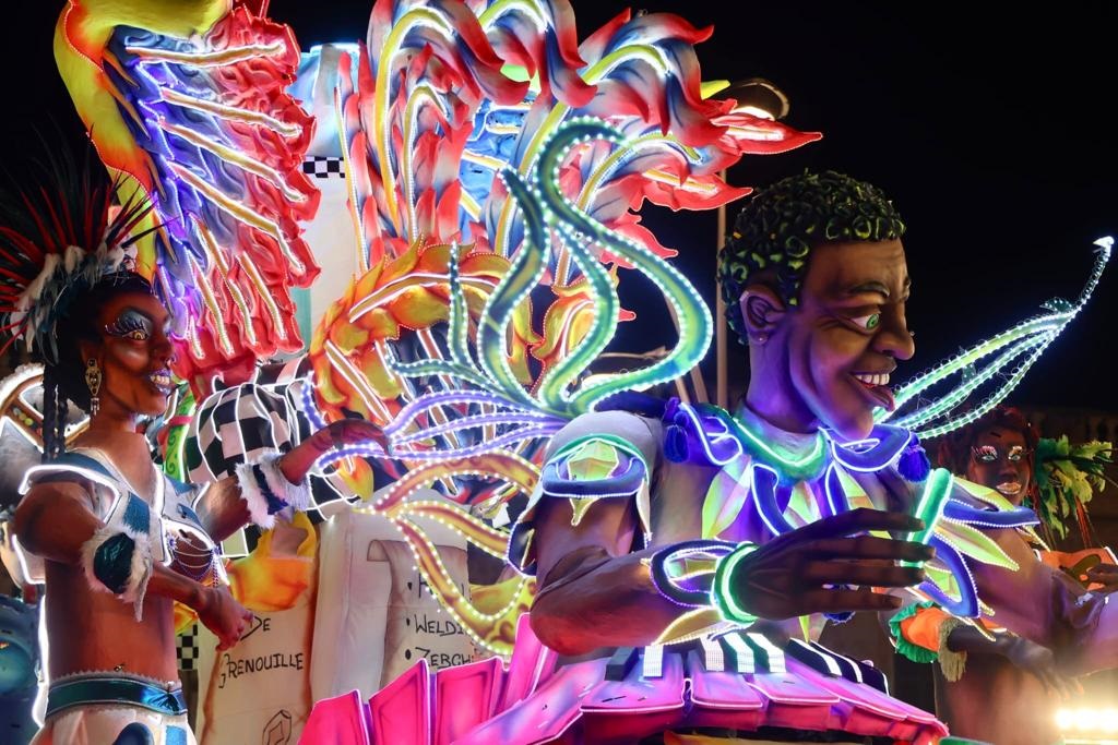 ARA: eluf joħonqu Triq Sant Anna għall-Gran Finale tal-Karnival ...