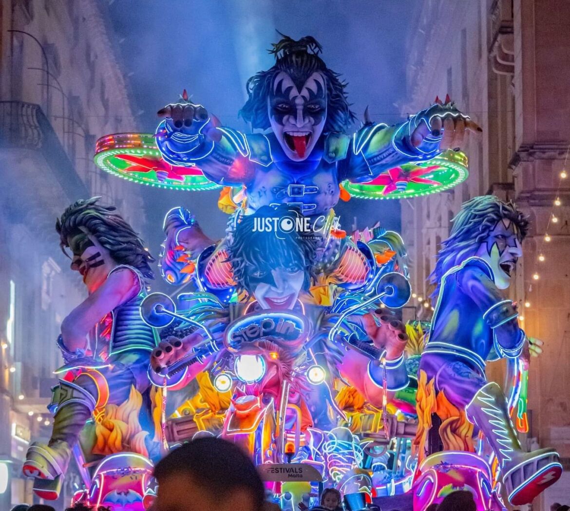 "Kiss" congratulate winning Carnival float - TVMnews.mt