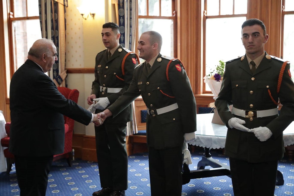 President George Vella meets Maltese soldiers training in Ireland ...