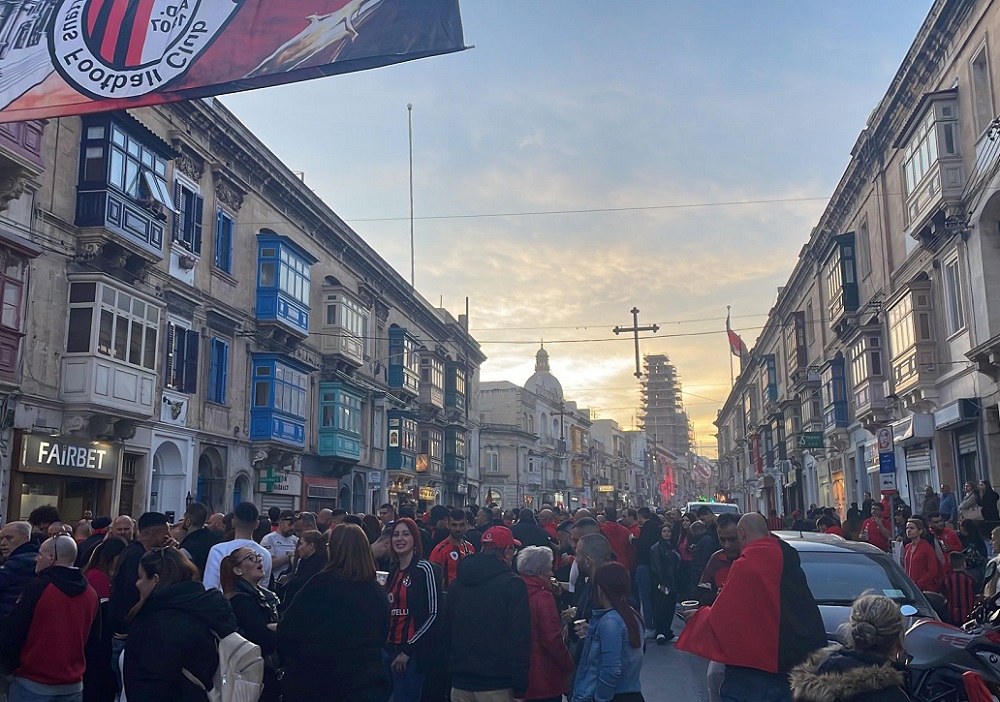 WATCH: Ħamrun supporters take to the streets to celebrate - TVMnews.mt