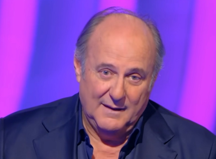 Gerry Scotti requested autograph next to his mother's body at mortuary ...