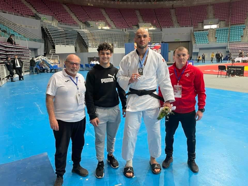Katryna Esposito u Isaac Bezzina jirbħu l-bronż fl-Open Kontinentali ta ...