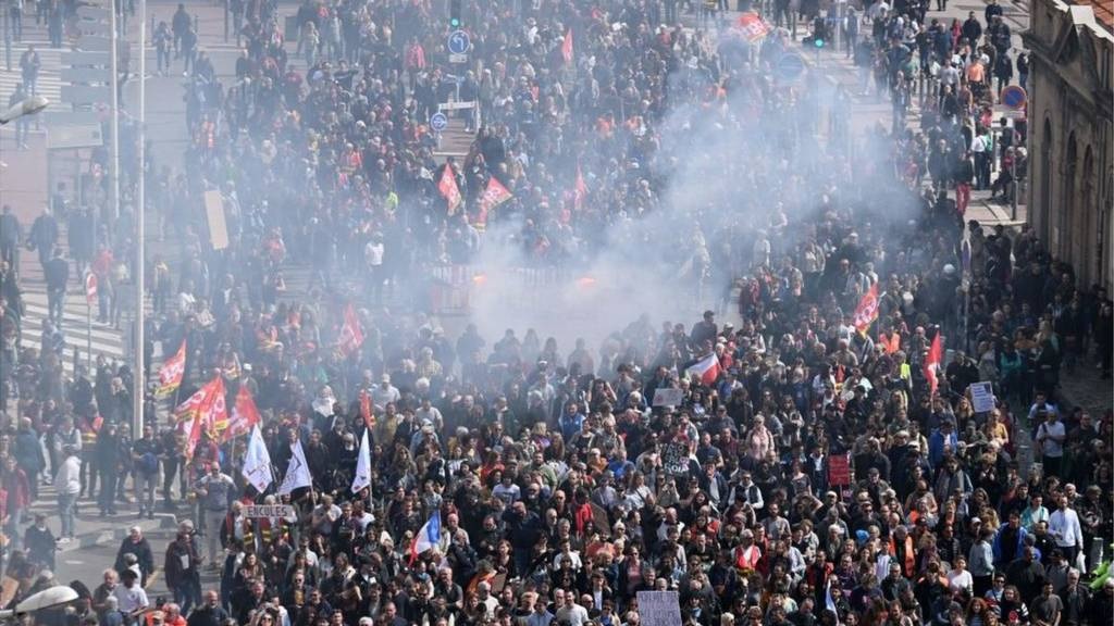 France: Ninth day of nationwide protests disrupt air travel - TVMnews.mt