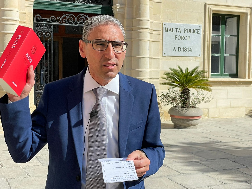 L-għaqda Repubblika tgħid li l-Kummissarju falla f'xogħlu u għandu ...