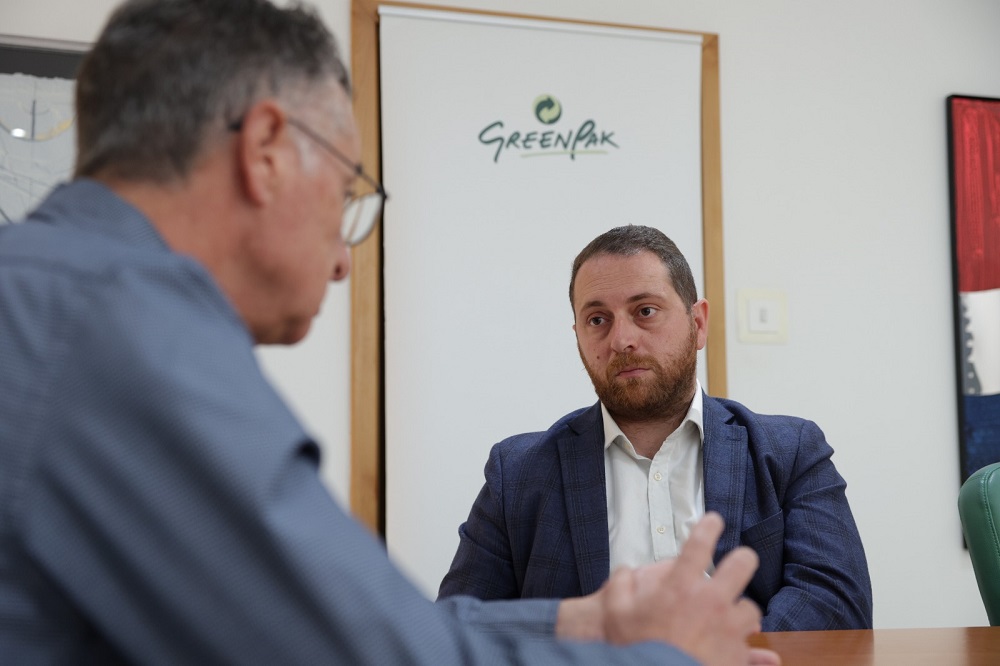 L-MPE Alex Agius Saliba u GreenPak jiddiskutu l-iskart u l ...