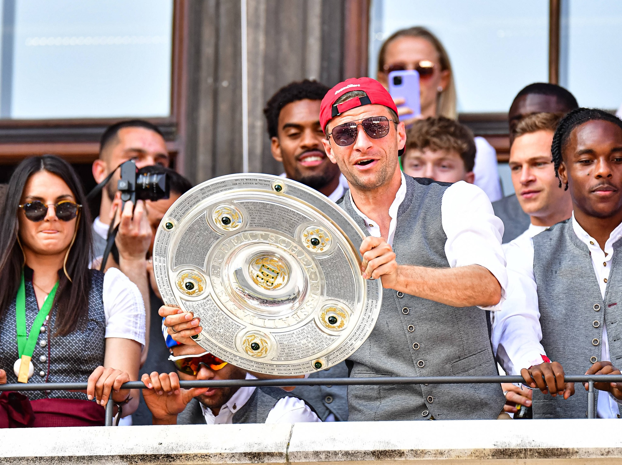 Bayern Munich jiċċelebraw ir-rebħ tal-ħdax-il kampjonat infila - TVMnews.mt