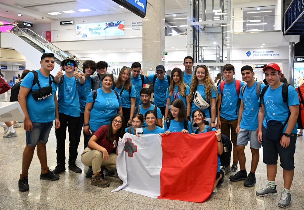 565 youths leave Malta for World Youth Day in Lisbon - TVMnews.mt
