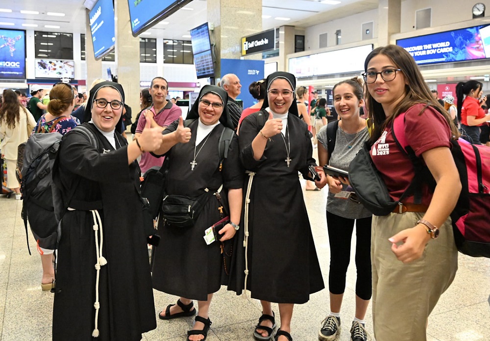 565 żagħżugħ u żagħżugħa jħallu Malta għall-Jum Dinji taż-Żgħażagħ f ...