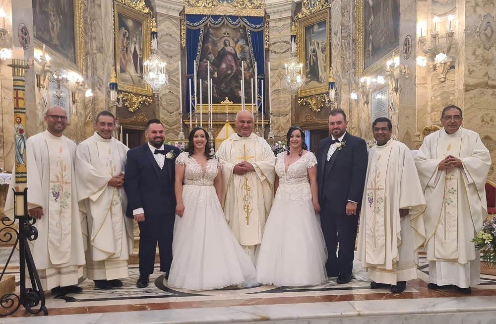 Gozitan twins tie the knot during same wedding ceremony - TVMnews.mt