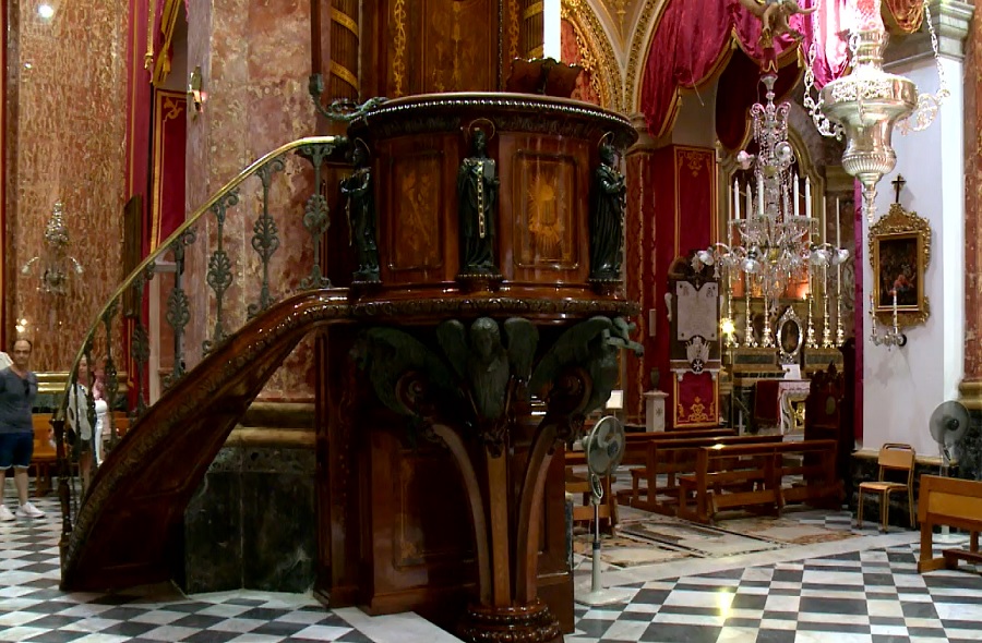 Ara: Jiżżanżan il-pulptu restawrat ftit qabel il-festa ta' San Lawrenz ...