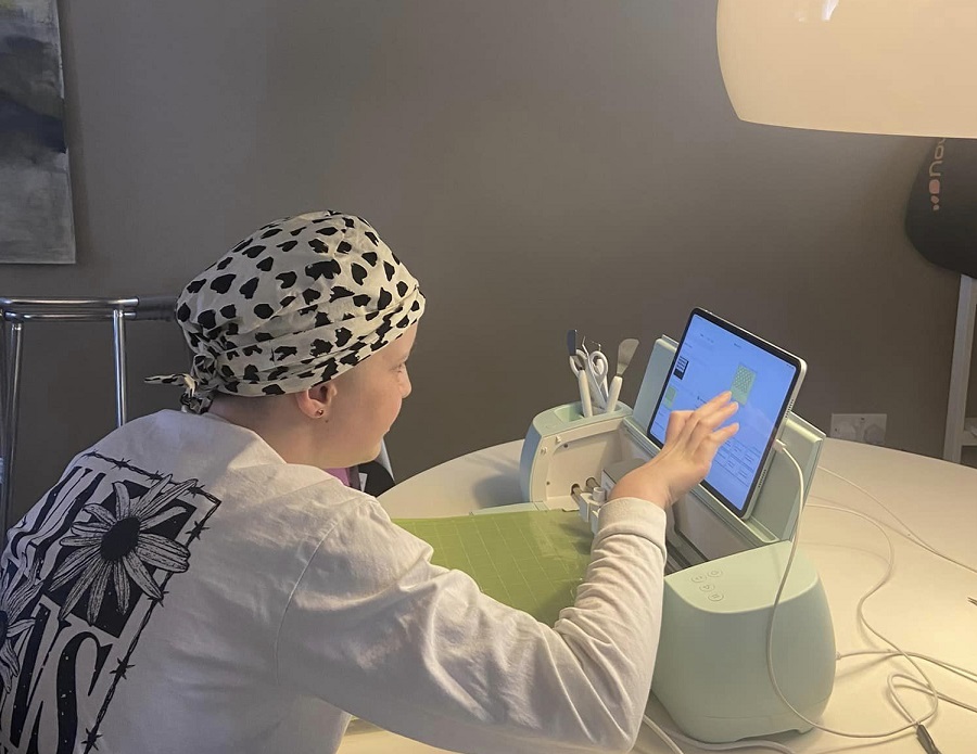 Teenager opens her own business while recovering from cancer - TVMnews.mt