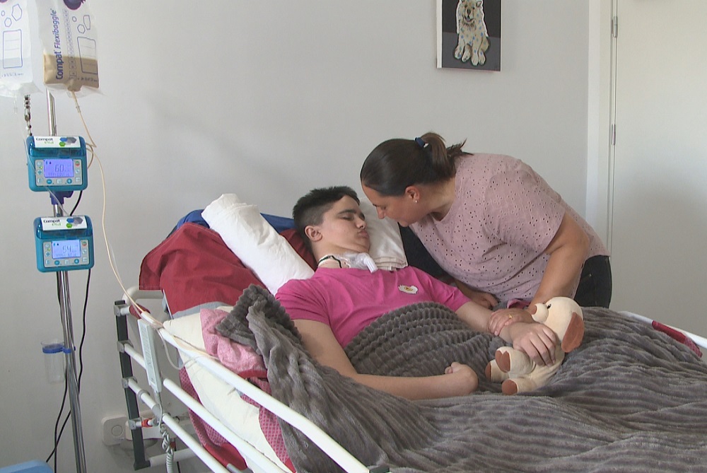 "Ibni tawh tliet puplesiji, imnalla kien Bjorn li qed jieħu ħsiebu ...