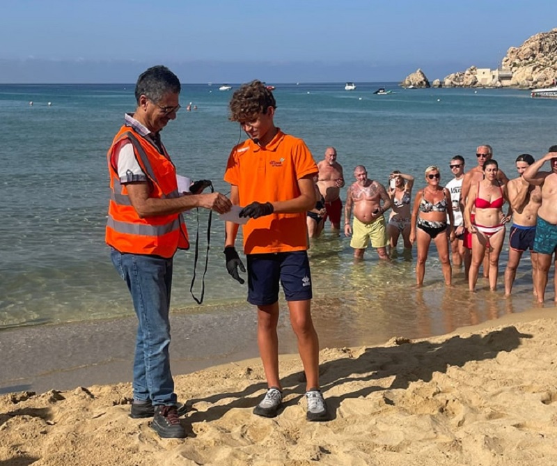 Fekruna li belgħet il-plastik u oħra sunnara meħlusa wara li ġew ...