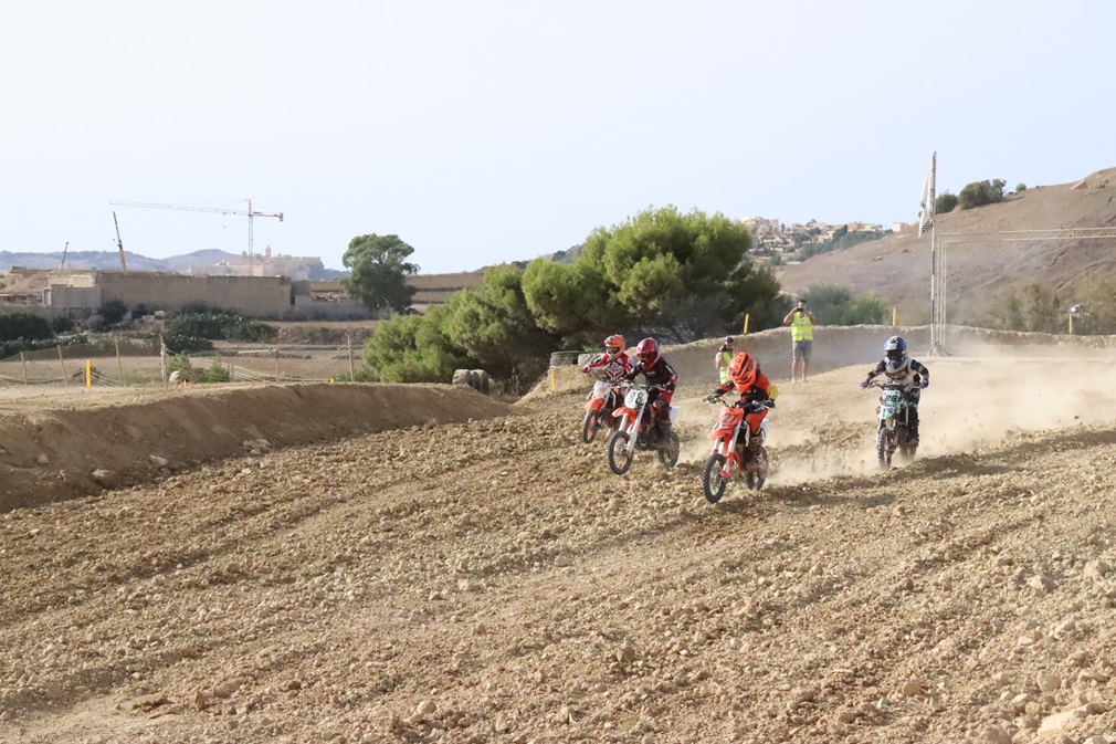 Mario Cauchi jiddomina l-ewwel round tal-Enemed Gozo Motocross ...