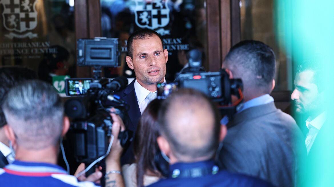 Il-PM: gidba li Steward ħadu €400M u ma taw xejn f'Karin Grech u l ...