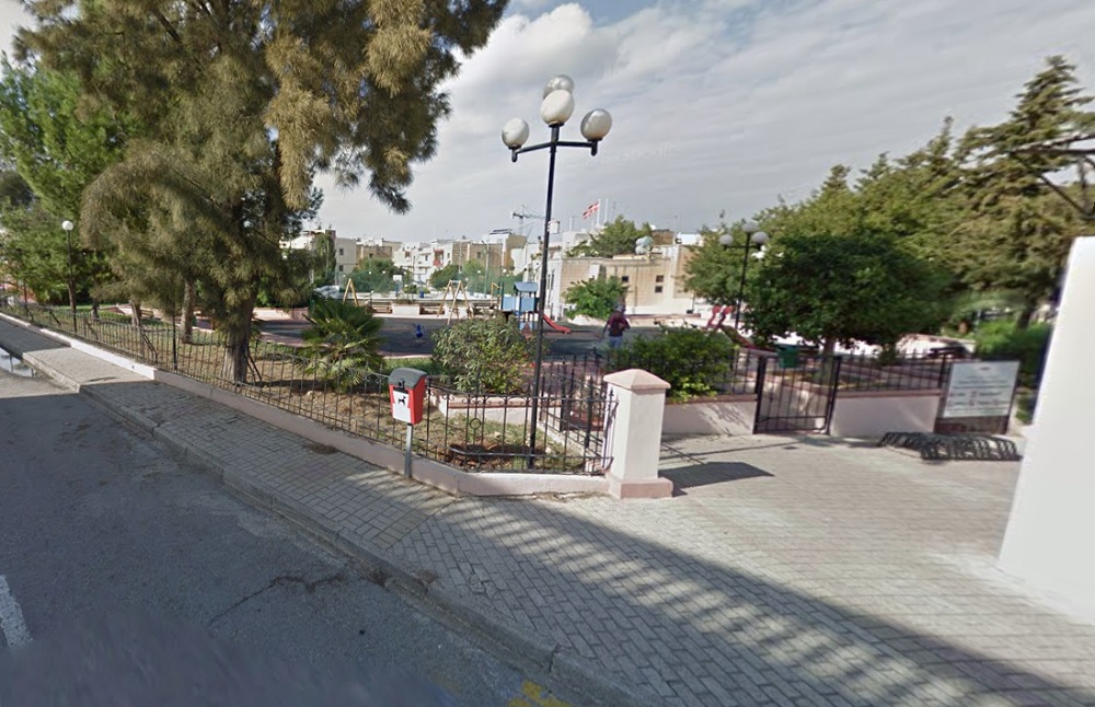 Man charged with threatening 7-year-old girl and undressing in front of ...