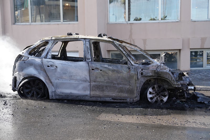 Karozza tieħu n-nar fil-Mellieħa - TVMnews.mt