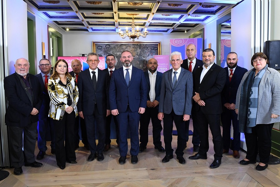 5 konvenji mill-Gvern jevitaw l-iżgumbrament ta' 5 każini oħra tal ...