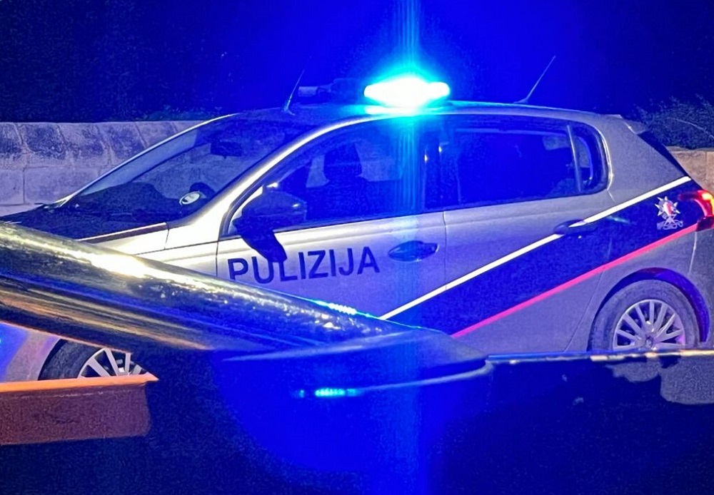 Żewġ żgħażagħ fil-Qorti wara li karozza baqgħet dieħla ġo vettura tal ...