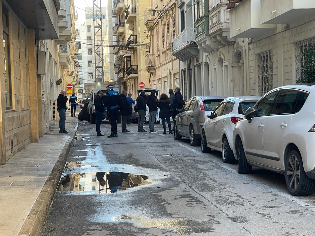 Qtil f'Tas-Sliema: il-vittma nstabet mejta wiċċha 'l fuq fis-sodda ...