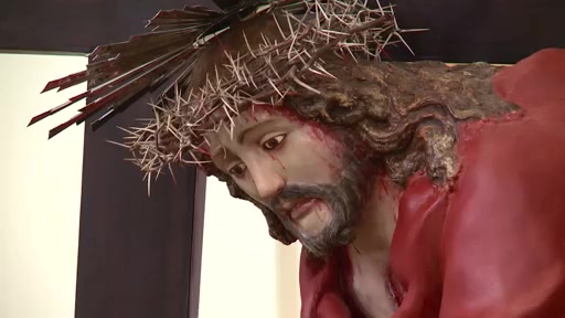 Ħaddiem f'San Vinċenz de Paul jaħdem sett vari tal-Ġimgħa l-Kbira ...