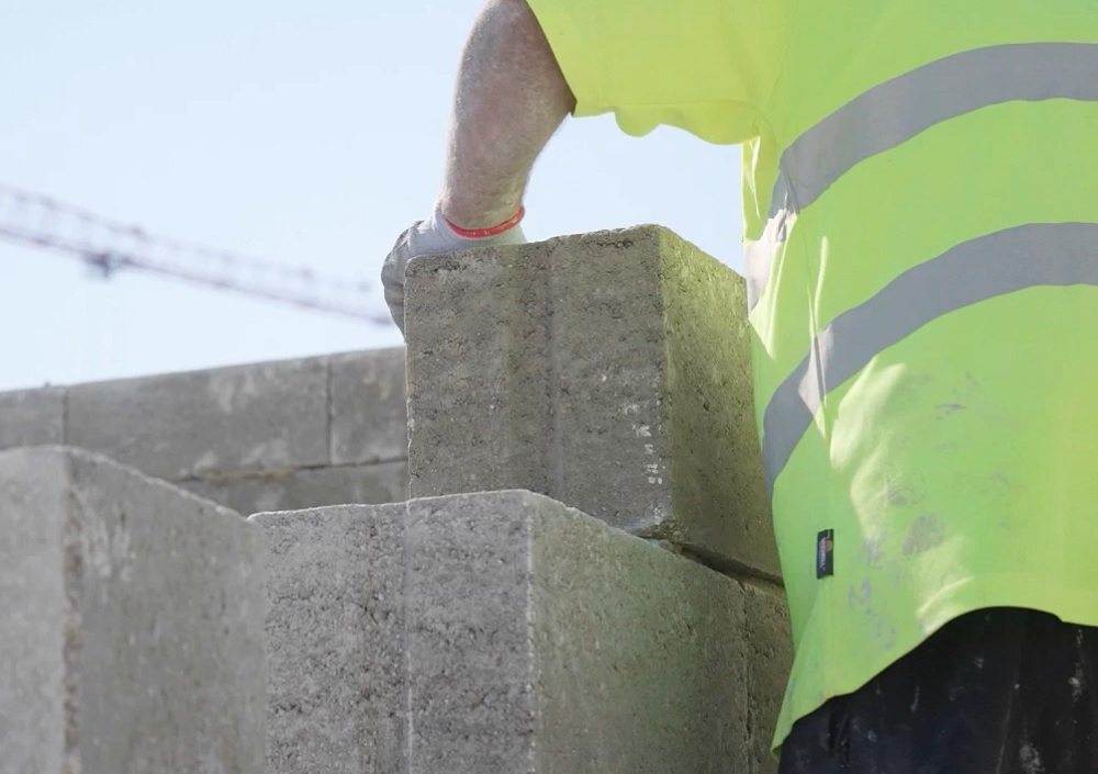 Obligatory licence for building contractors from today - TVMnews.mt