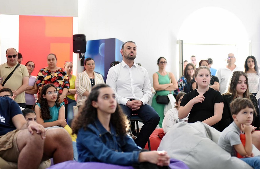 Imnedija l-programmi għas-sajf għaż-żgħażagħ 'Dive Into Summer ...