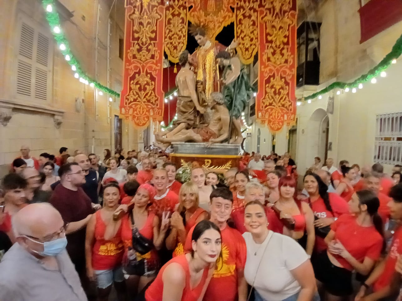 Watch: Vittoriosa women carry statue of St Lawrence for the first time ...