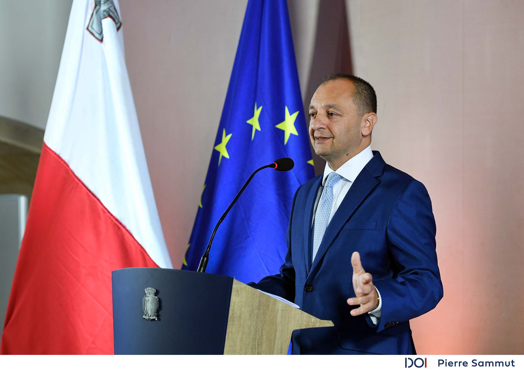 Jiżdied l-infurzar mid-DIER fuq l-aġenziji tax-xogħol li jġibu ħaddiema ...