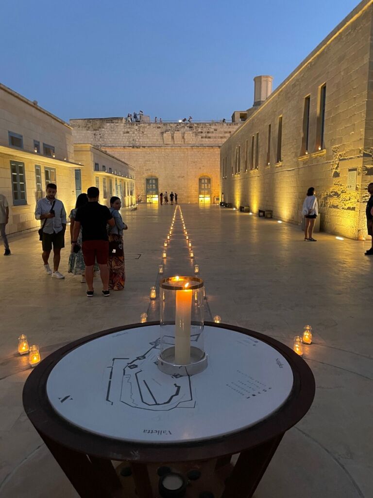 Tliet siti, belt waħda, u mijiet ta' xemgħat - TVMnews.mt