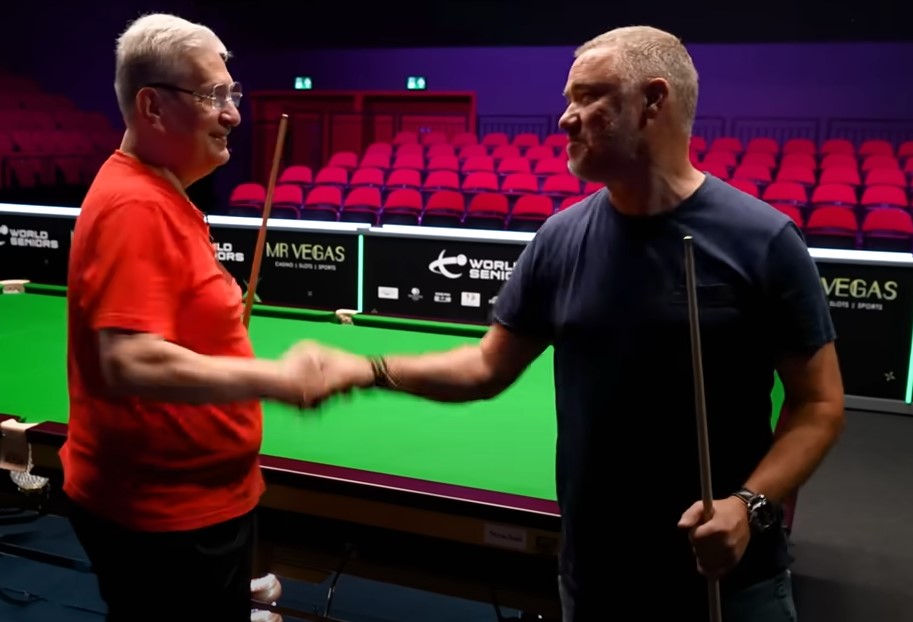 Tony Drago u Stephen Hendry iġeddu l-ħbiberija antika waqt logħba ...