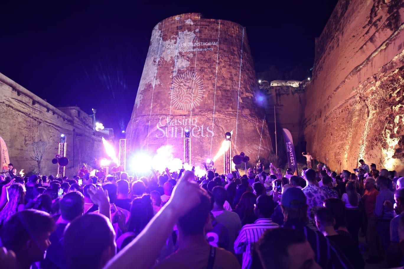 250 artists, Valletta glamour enchant thousands during Notte Bianca ...