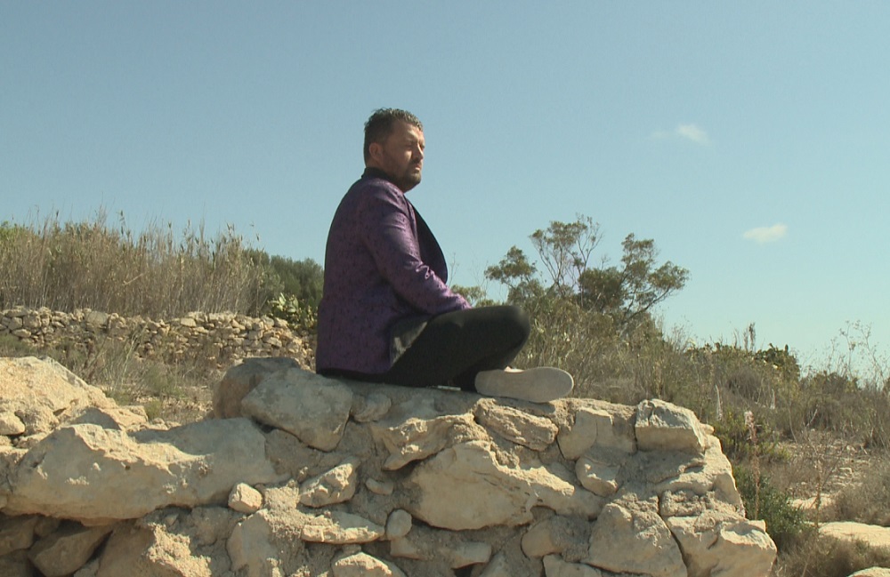 Jehovah Witness says leaving the Community affected him adversely ...