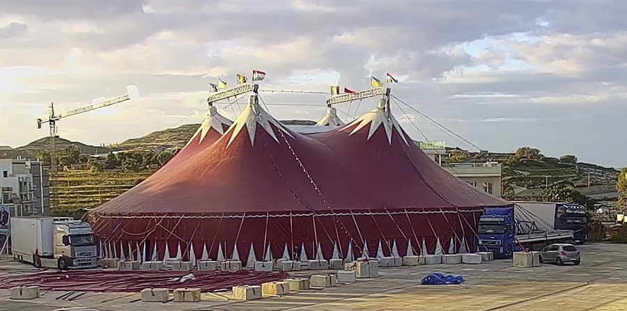 Tfajla mmultata talli insinwat li taħraq iċ-ċirklu ta' Splash and Fun ...