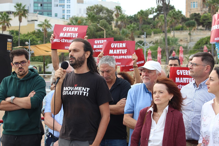 Moviment Graffitti protests against Villa Rosa Project in St Julian's ...
