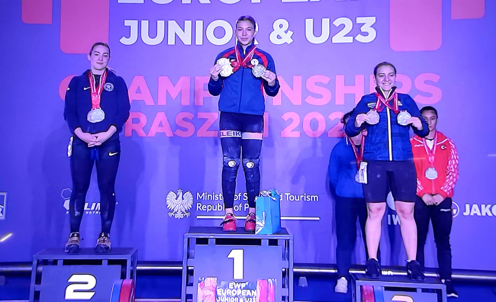 Tenishia Thornton champion Ewropea tal-Juniors fil-Weightlifting ...