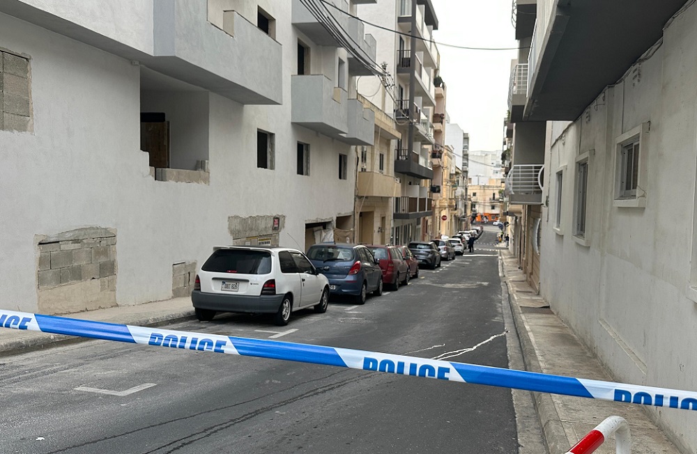 Raġel iweġġa' serjament wara li waqa' 4 sulari minn gallarija f'San ... Raġel iweġġa' serjament wara li waqa' 4 sulari minn gallarija f'San ...