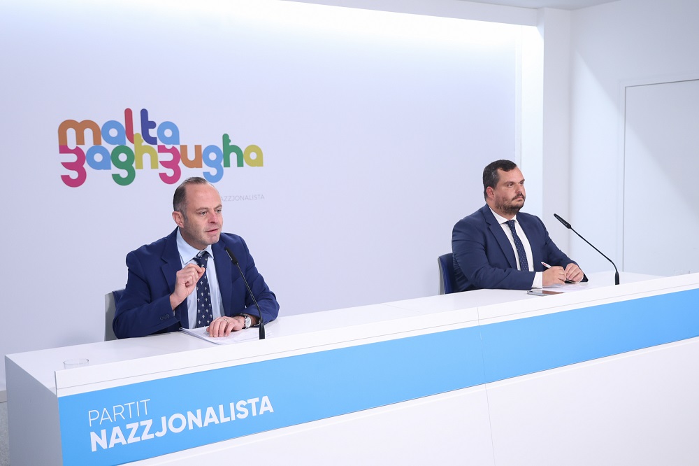 PN says Government is using different yardstick for civil servants ...