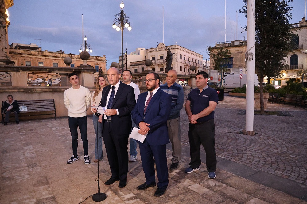 Il-PN jgħid li Transport Malta qabdet u ħadet deċiżjoni dwar il-pjazza ...
