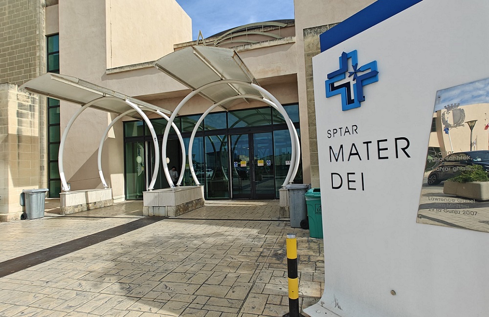Raġel iweġġa' gravi wara li ntlaqat minn karozza fiż-Żurrieq - TVMnews.mt Raġel iweġġa' gravi wara li ntlaqat minn karozza fiż-Żurrieq - TVMnews.mt