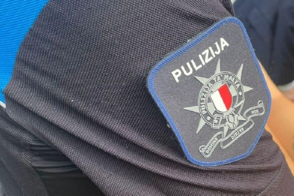 2 Pulizija l-isptar wara li ħabtu huma u jsegwu karozza - TVMnews.mt